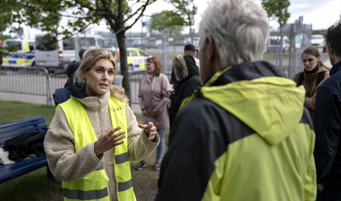 De köar i 30 timmar för provisoriskt pass