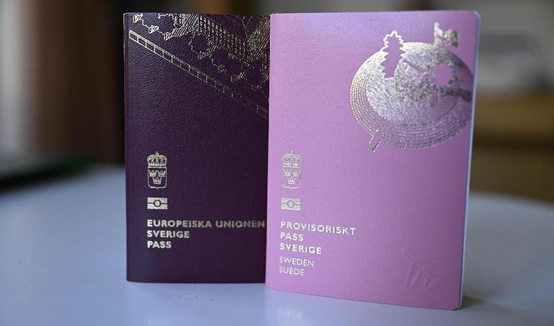 Mängder av pass väntar på sina ägare