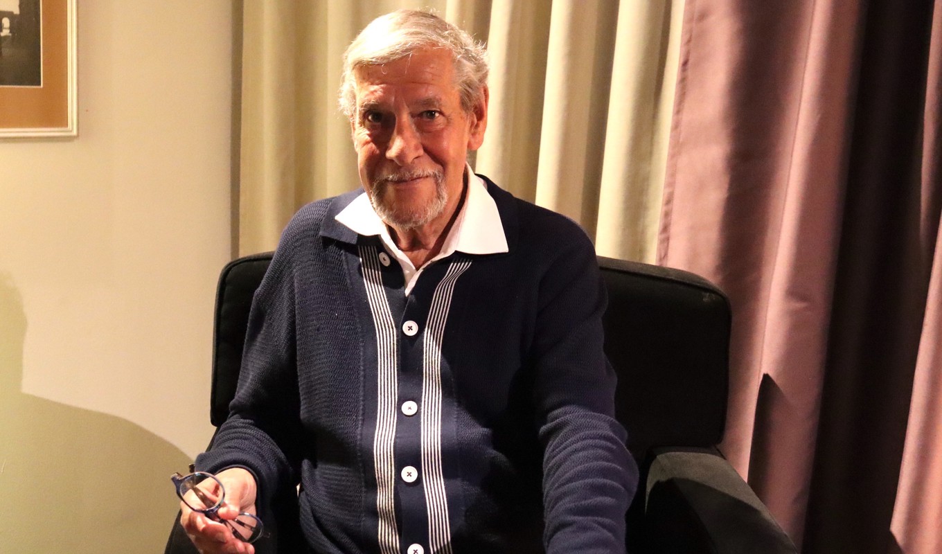 Han har ägnat sitt liv åt poesin och det skrivna ordet