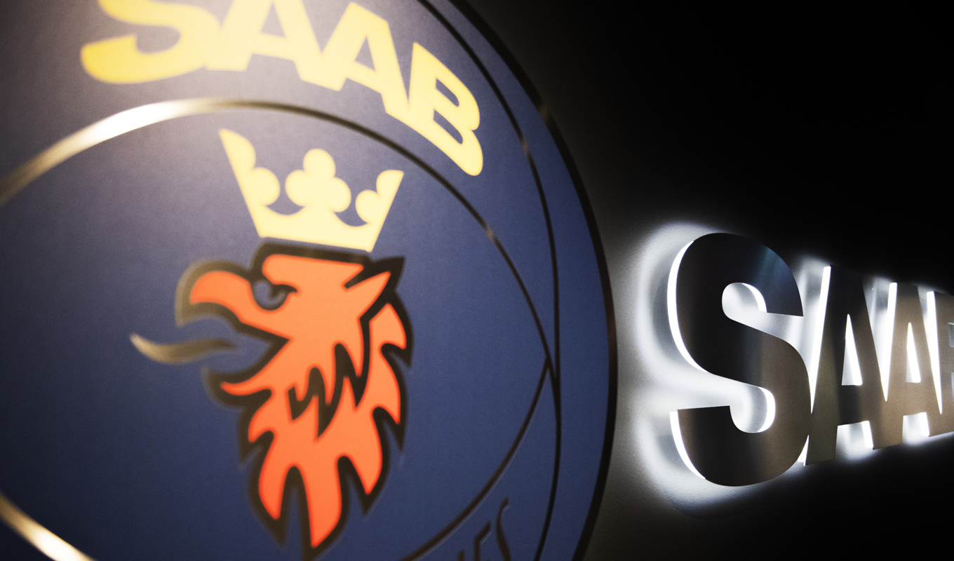 Saab köper in sig i försvarsföretag
