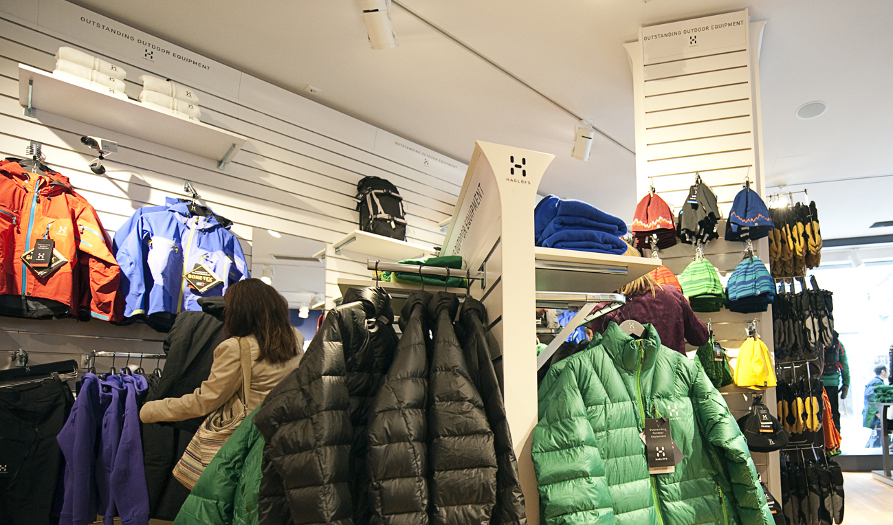 Stöldkupp genom taket – stal märkeskläder