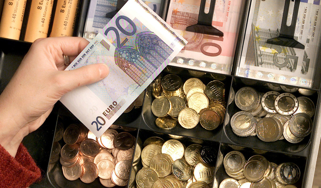 Inflationen i eurozonen faller mer än väntat