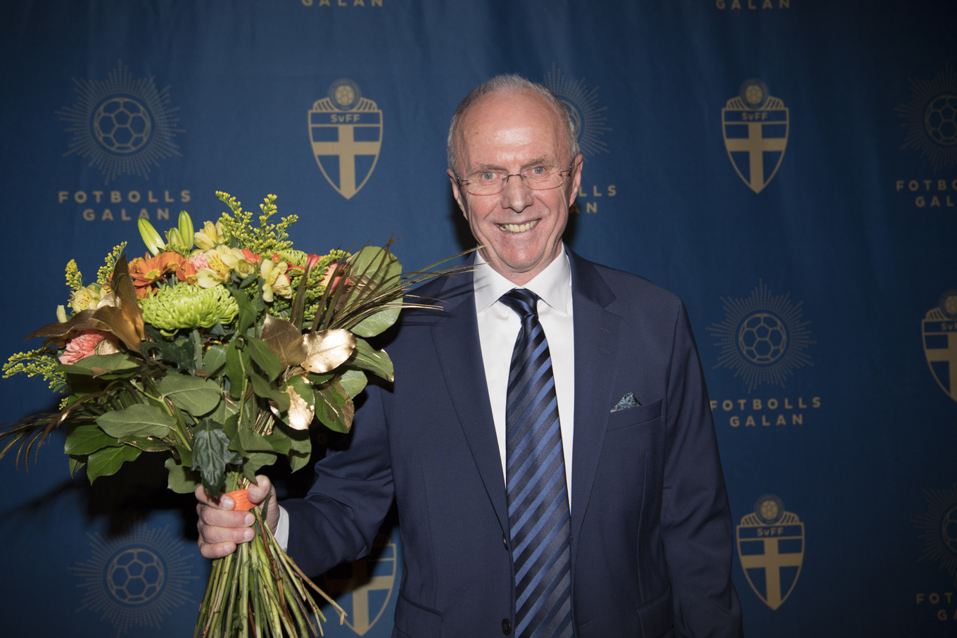 ”Svennis” får plats vid honnörsbordet