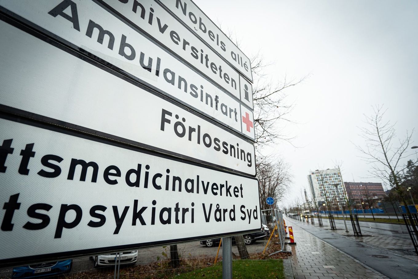 Pressad vårdpersonal söker argument för att slippa patienter