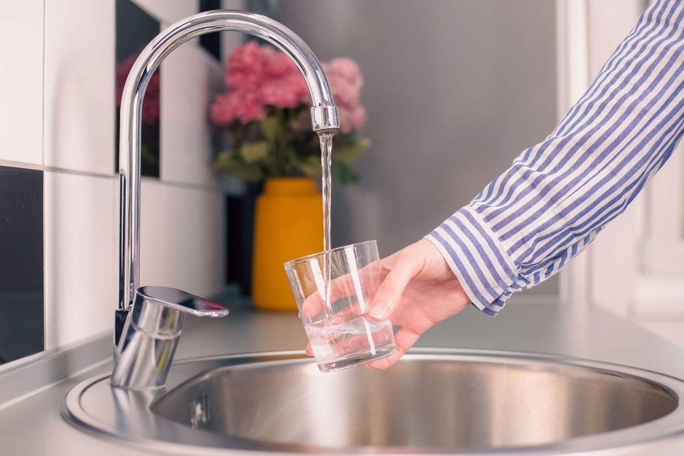Dyrt för kommunerna att rena dricksvatten från PFAS