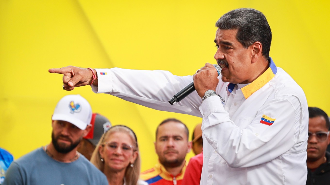 Pressad Maduro hotar med en ”andra revolution”
