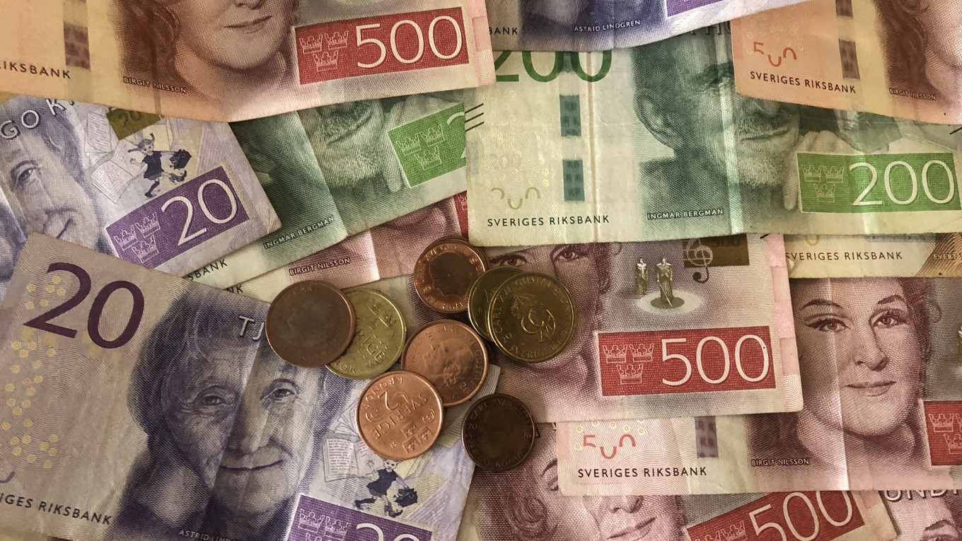 Många butiker tar fortfarande emot kontanter