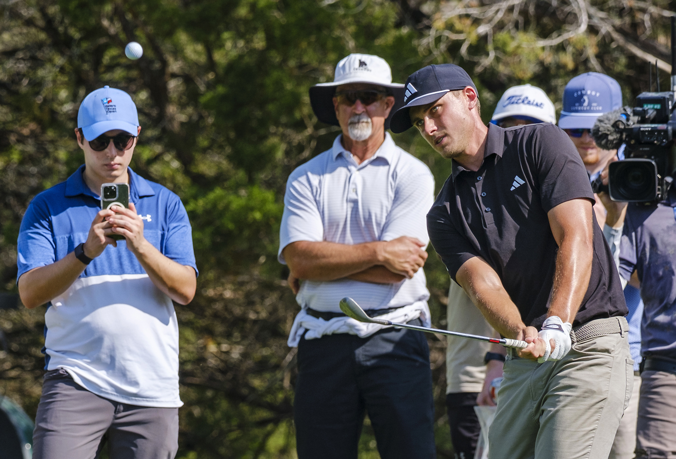 Skakig start för Åberg i Masters-genrep
