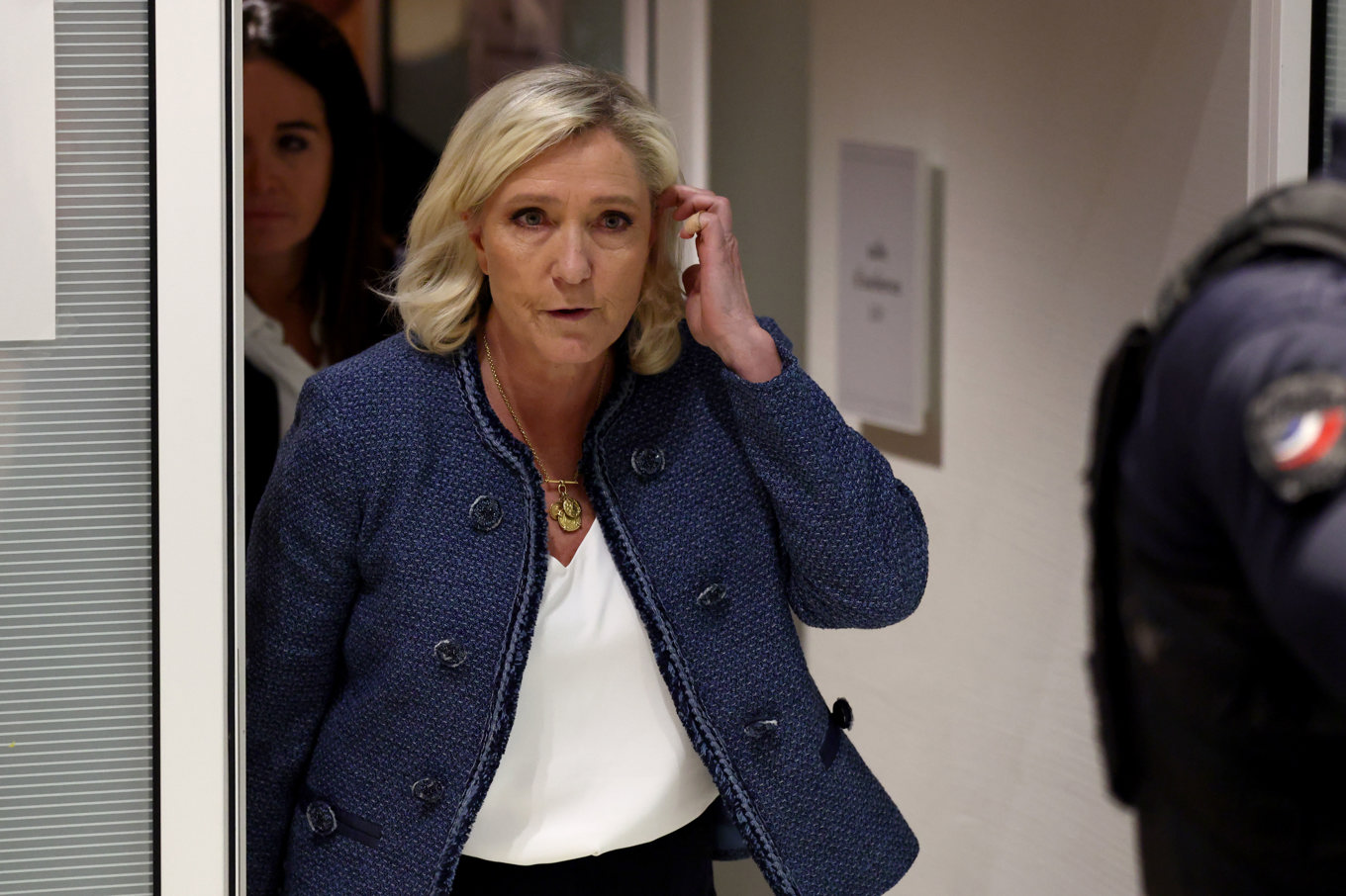 Marine Le Pens överklagan av ämbetsförbud avslogs
