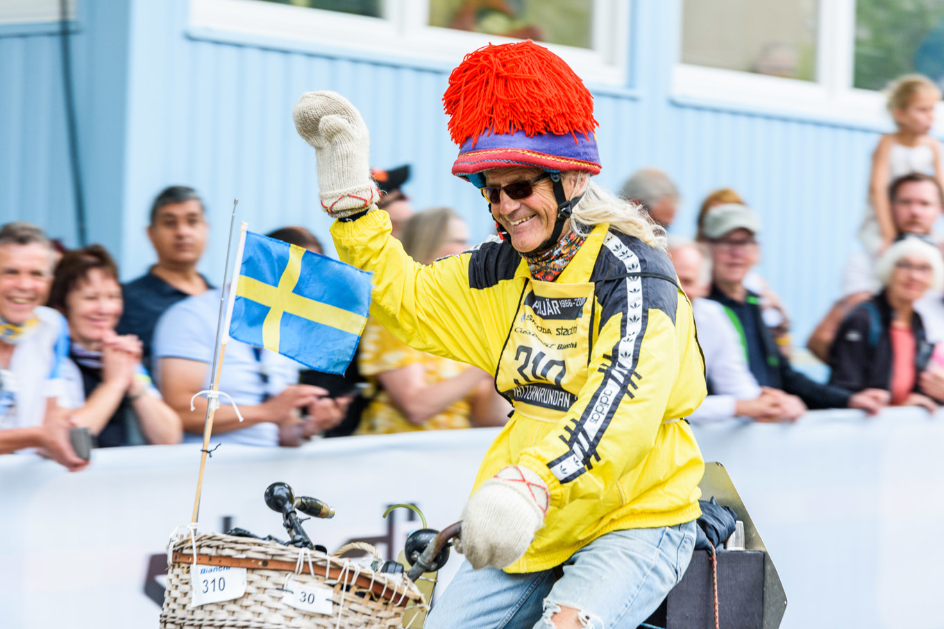Kör klassikern för 60:e gången – i jeans och träskor