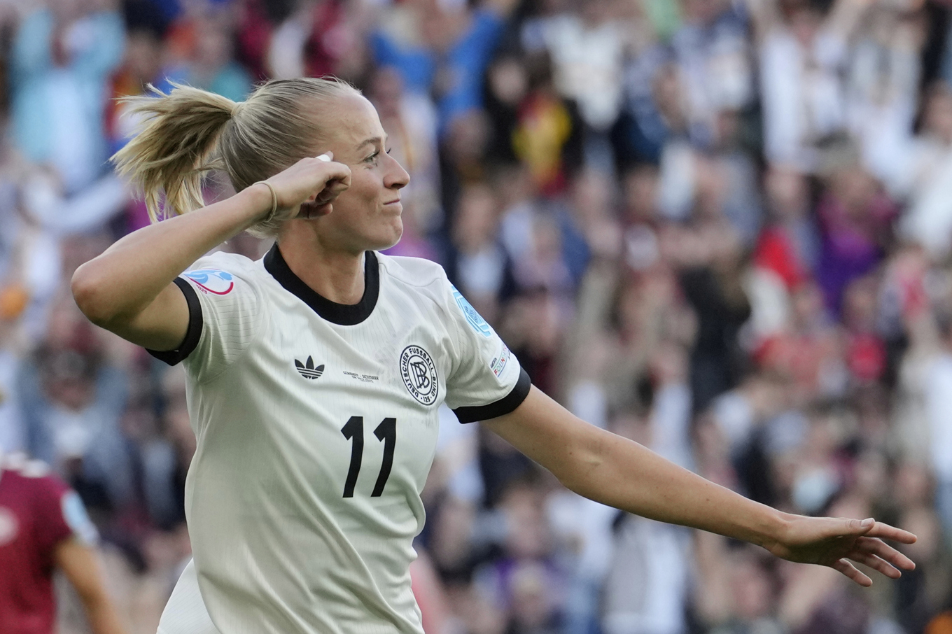 Tyskland vände och vann efter flera avbrott