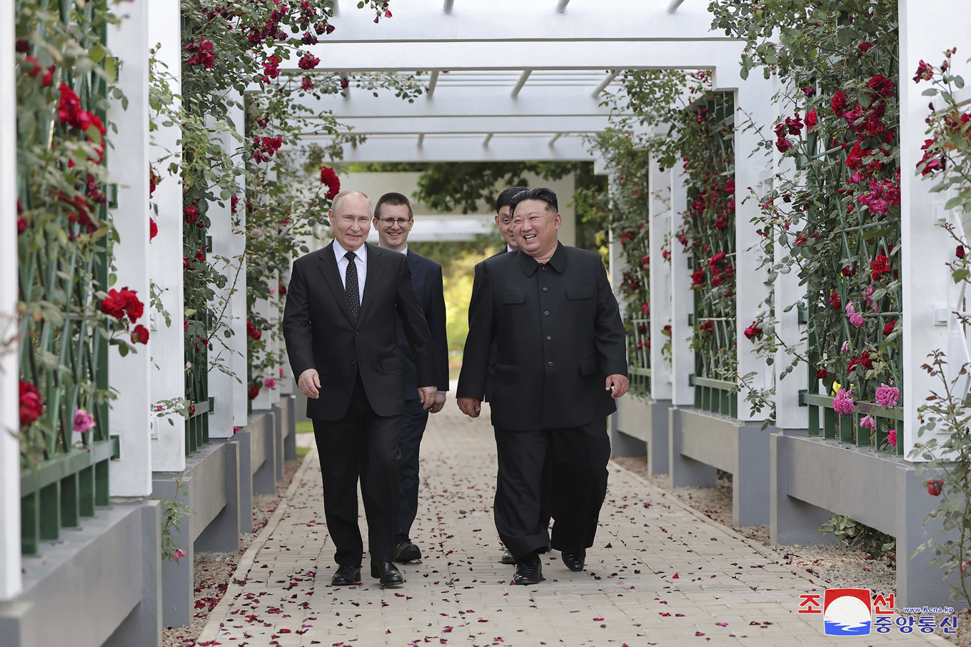 Putin och Kim besöker Kina