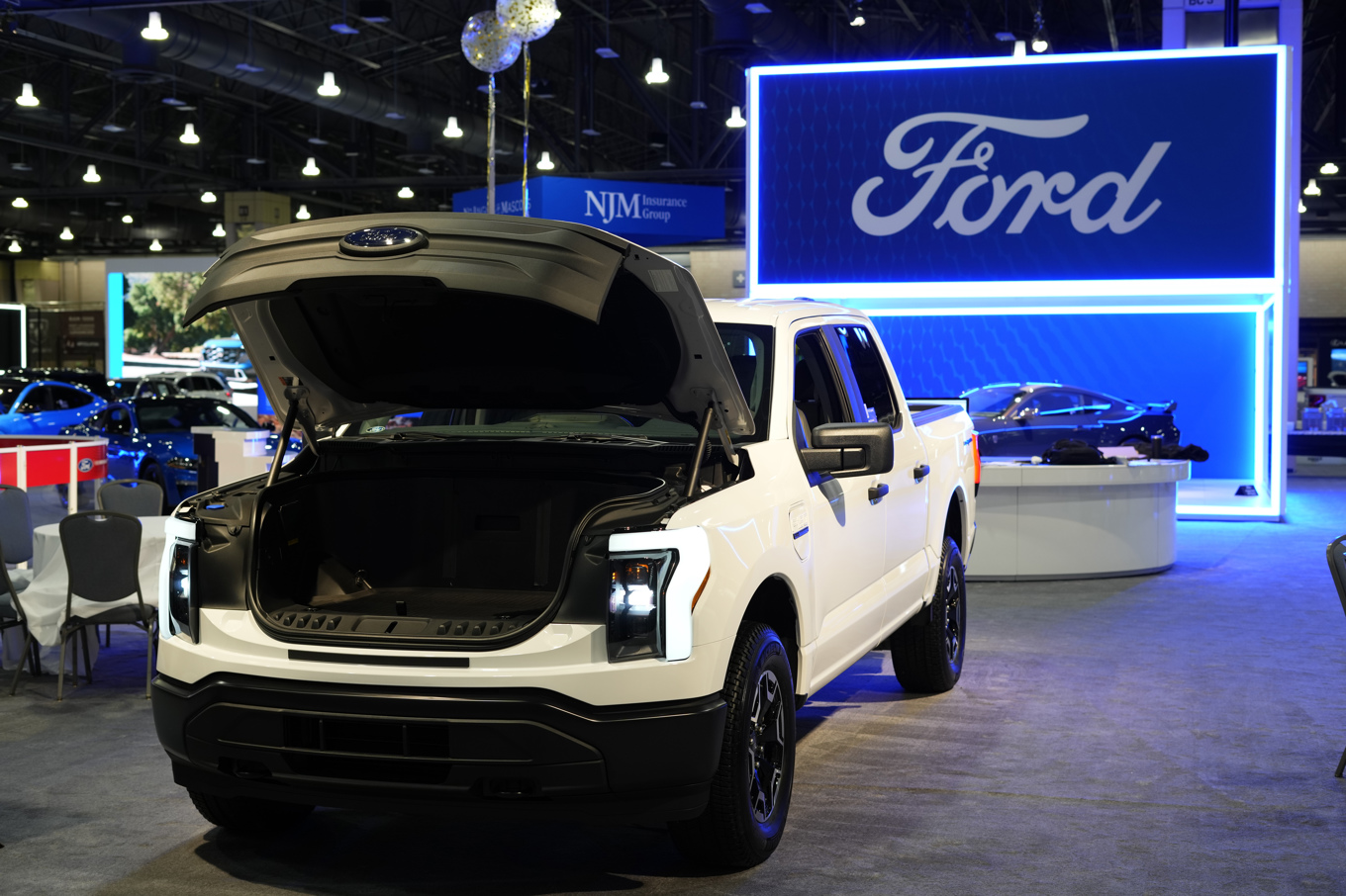 Ford säger upp 1 000 medarbetare
