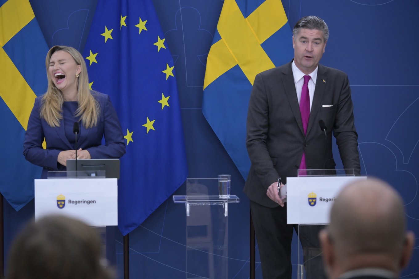 När blev glada politiker ett problem?