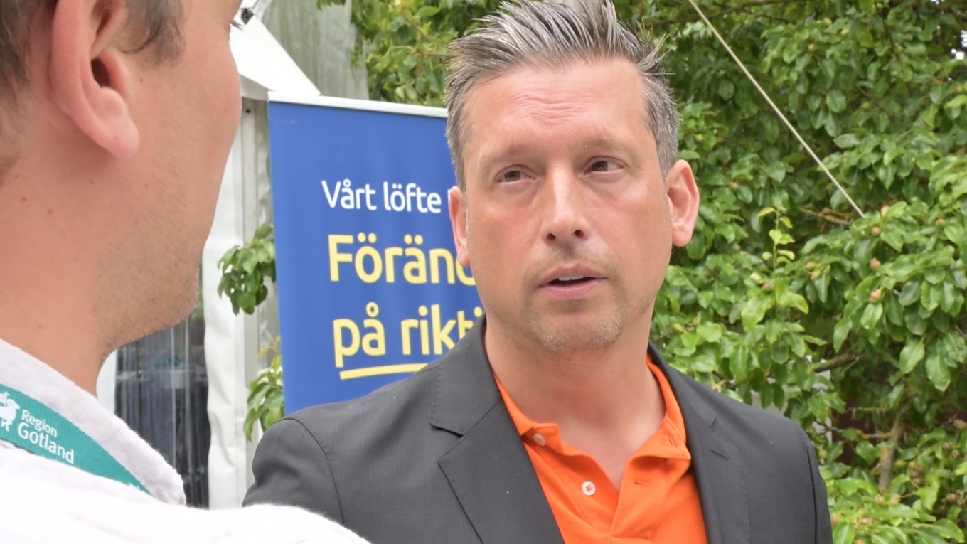 Medborgerlig Samlings partiledare permanent avstängd från Facebook
