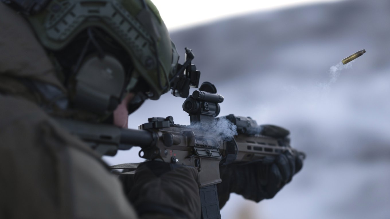 ”Framtida generationer får betala för den militära upprustningen”
