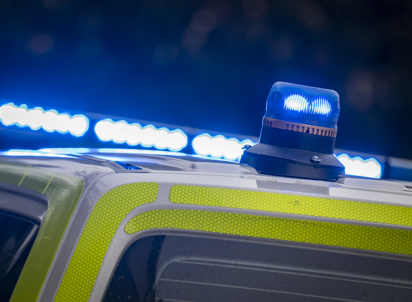 Två allvarligt skadade efter polisjakt