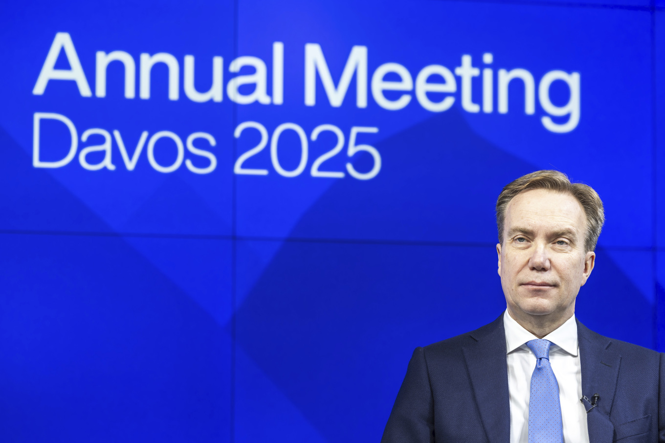 WEF:s chef avgår efter Epsteinavslöjande